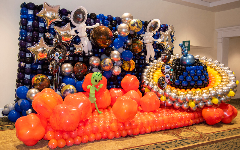 burton+BURTON's - Balloon Showcase™
